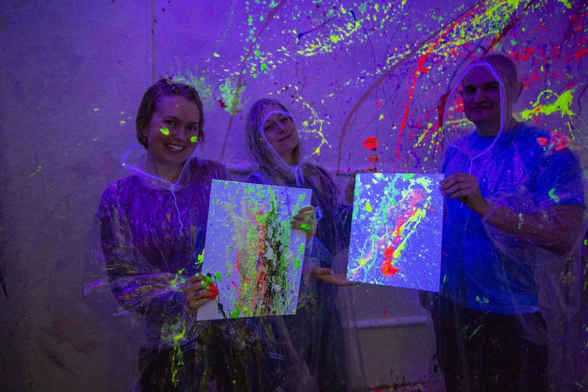 Master Splatter Paint Techniques for Beginners - Brainy Actz Escape Rooms