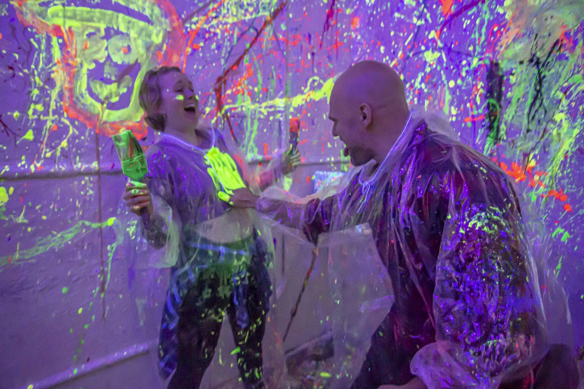 Master Splatter Paint Techniques for Beginners - Brainy Actz Escape Rooms